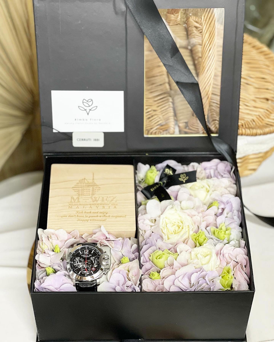 Flower Box With Gift ( Hydrangea Roses Design) – Rimba Flora, Melaka ...